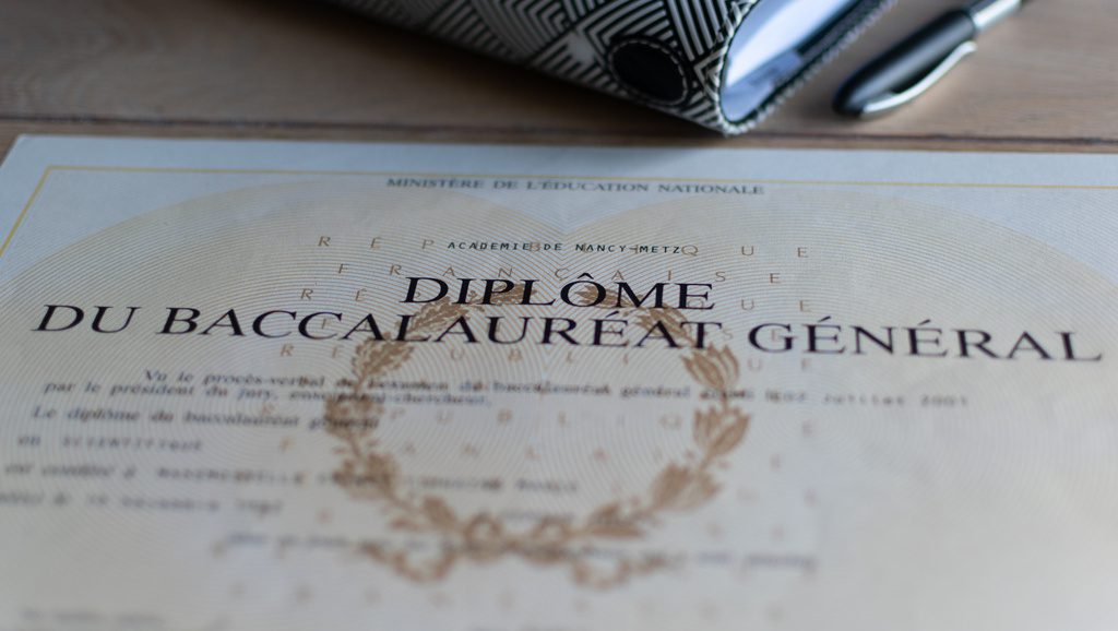 Les premières épreuves du bac en demi-teinte