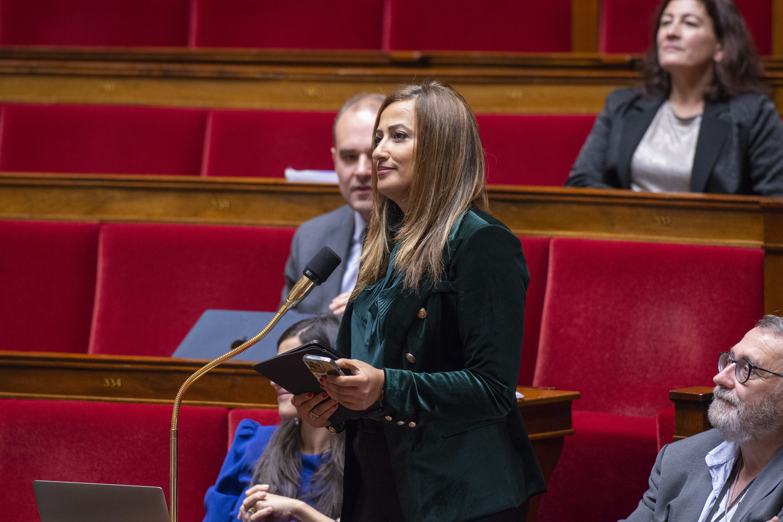 Amélia Lakrafi : les femmes expatriées victimes de violences conjugales